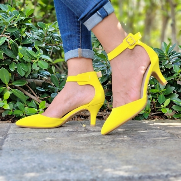 Shoes | Womens Yellow Closed Pointed Toe Heel Pump | Poshmark
